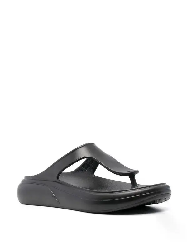 STUART WEITZMAN Thong Style Flip Flops - Black