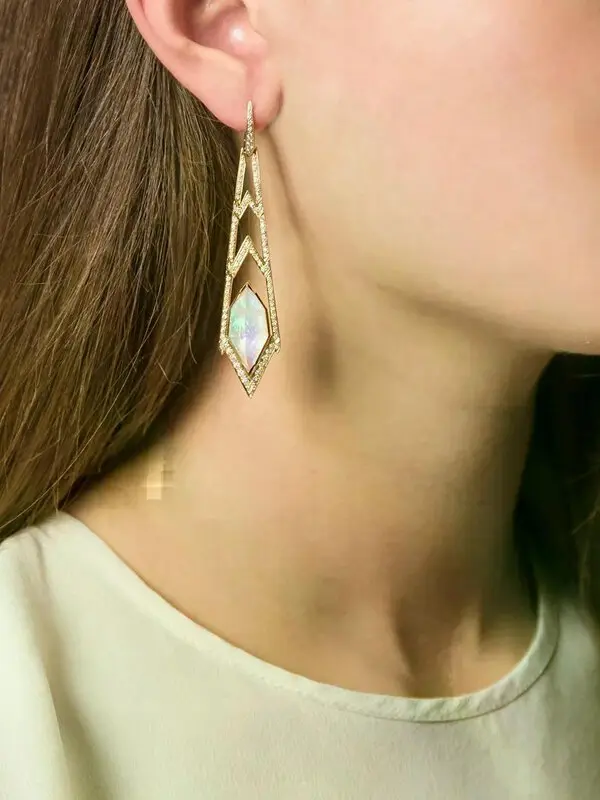 Stephen Webster Crystal Haze Long Diamond Earrings - Metallic