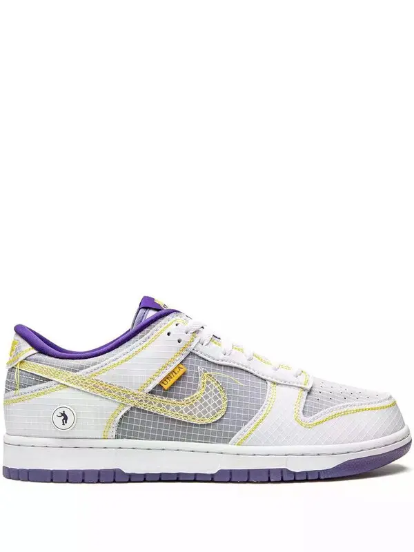 Nike X Union Dunk Low Passport Pack Sneakers - Grey