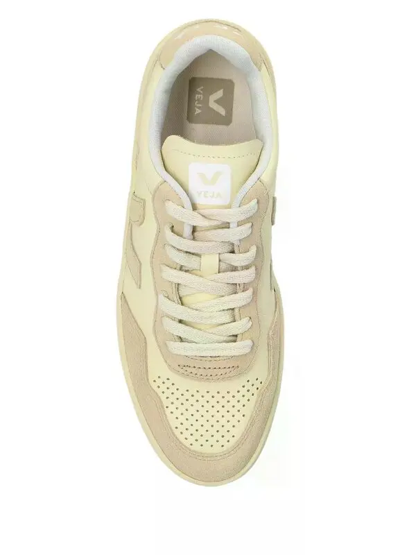 VEJA V-90 Sneakers
