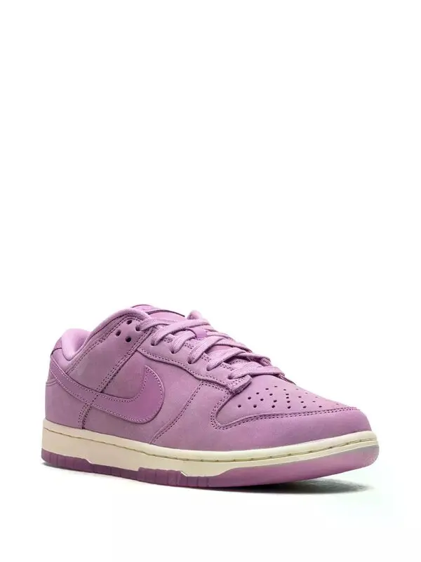 Nike Dunk Low Rush Fuchsia Sneakers - Pink