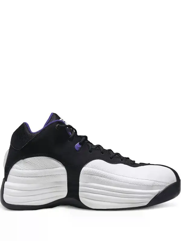 JORDAN Jumpman Team Sneakers