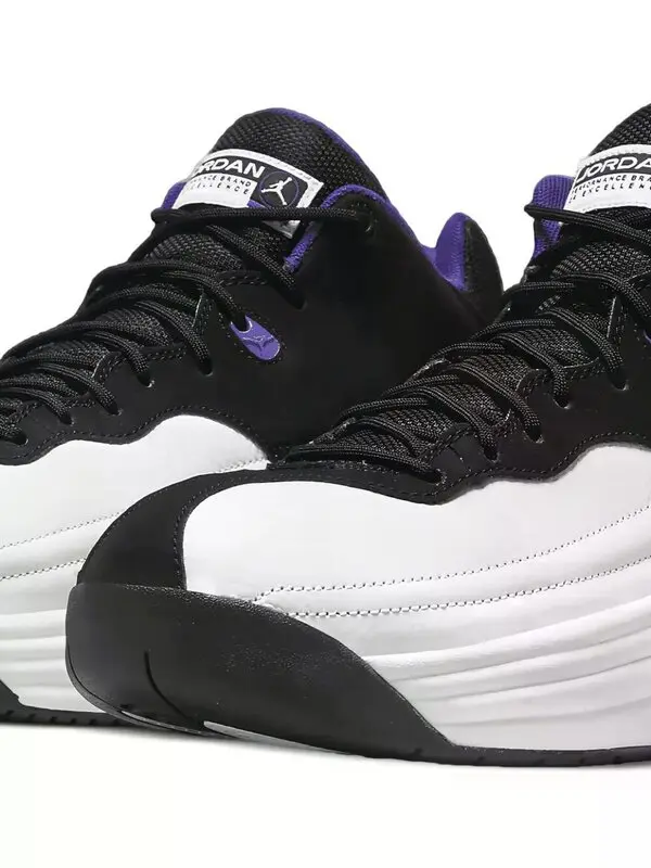 JORDAN Jumpman Team Sneakers
