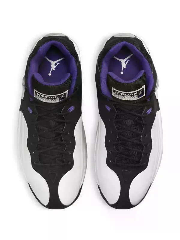 JORDAN Jumpman Team Sneakers