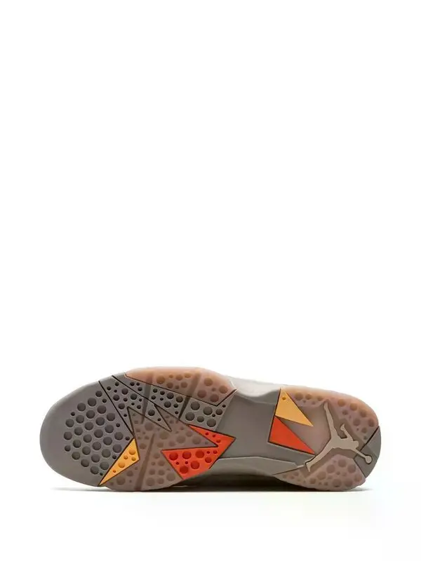JORDAN X Bephie’s Beauty Supply Air Retro Sneakers