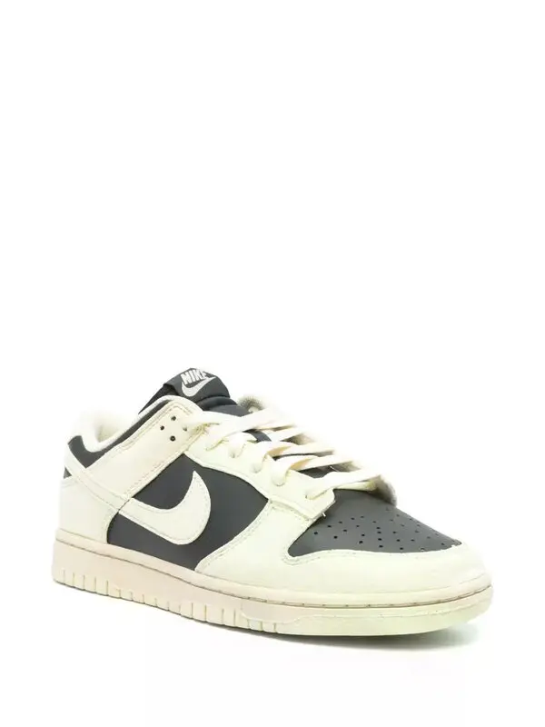 Nike Dunk Low Lace-up Sneakers