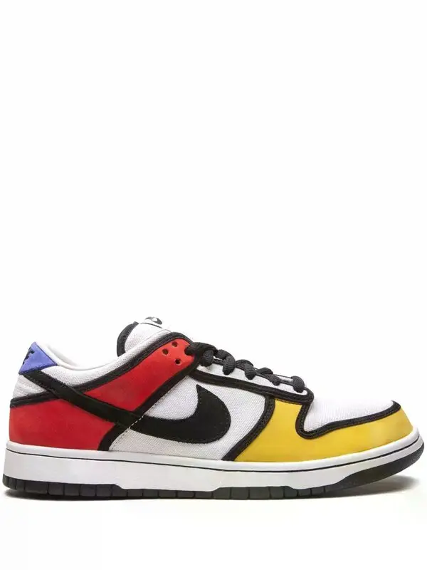 Nike Dunk Low Pro Sb Sneakers - White