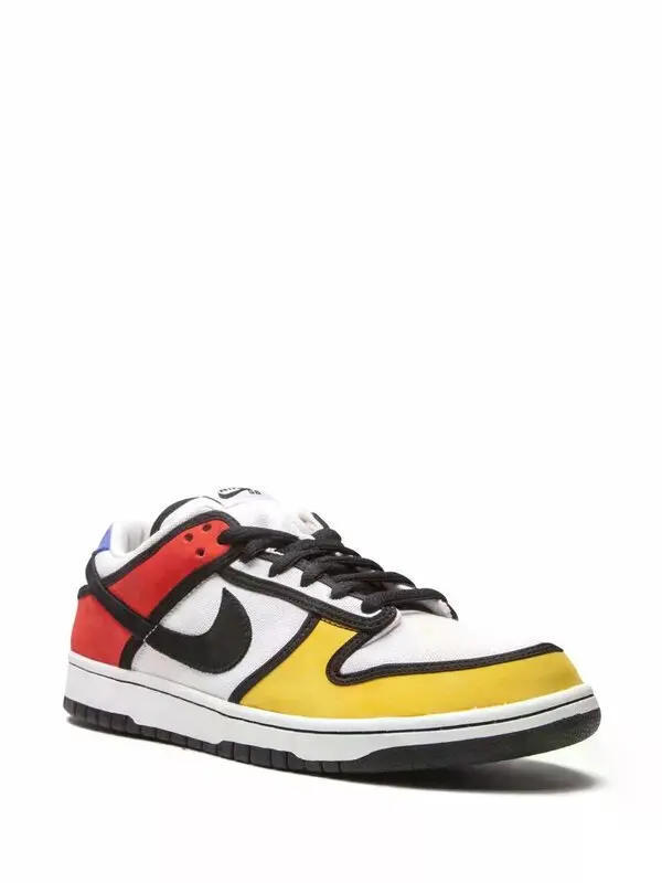 Nike Dunk Low Pro Sb Sneakers - White