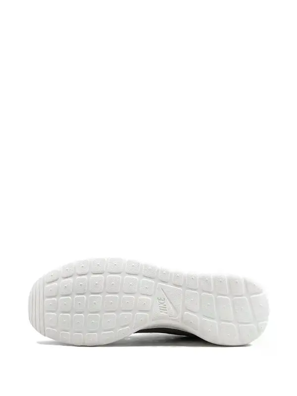 Nike Roshe Run Sneakers
