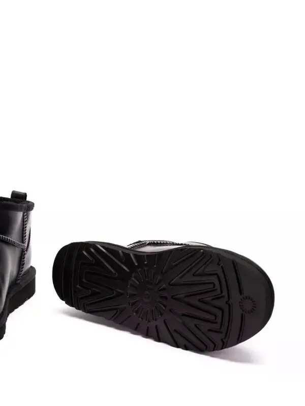 UGG Classic Ultra Mini Boots - Black