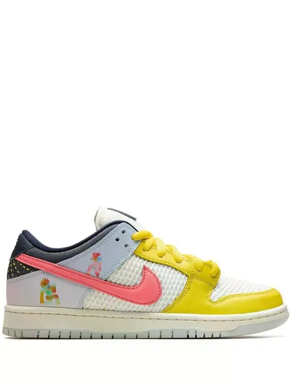 Nike Dunk Low Be True Sneakers - White
