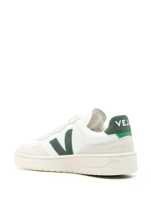VEJA V-90 Low-top Sneakers