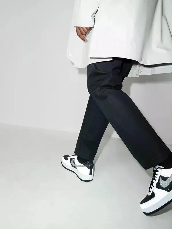 Nike Air Force 1 Low Snakeskin Sneakers - Black