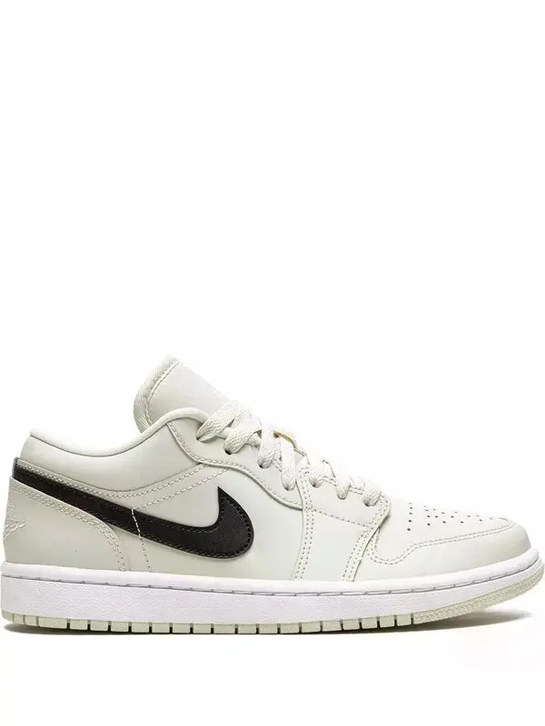 JORDAN Air 1 Low Sneakers
