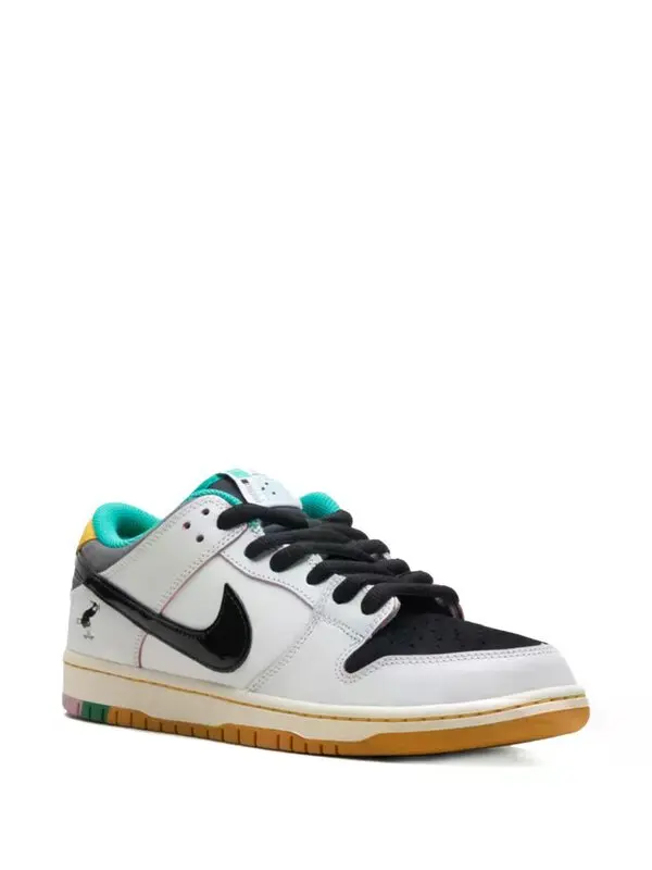 Nike Dunk Low Sneakers