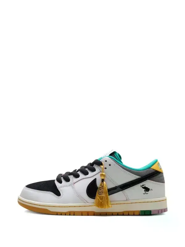 Nike Dunk Low Sneakers