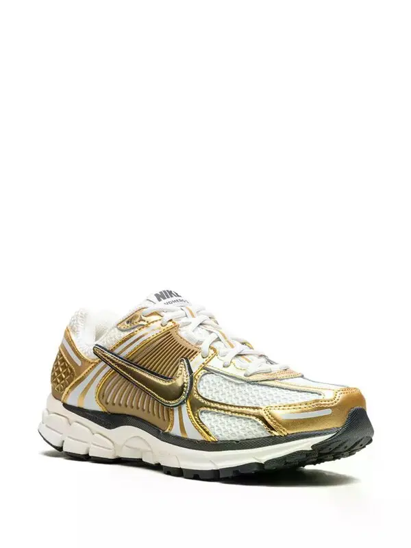 Nike Zoom Vomero Metallic Sneakers - Gold