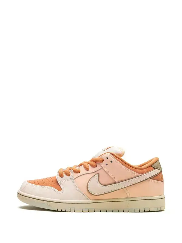 Nike Sb Dunk Low Pro Prm Trocadero Gardens Sneakers - Pink