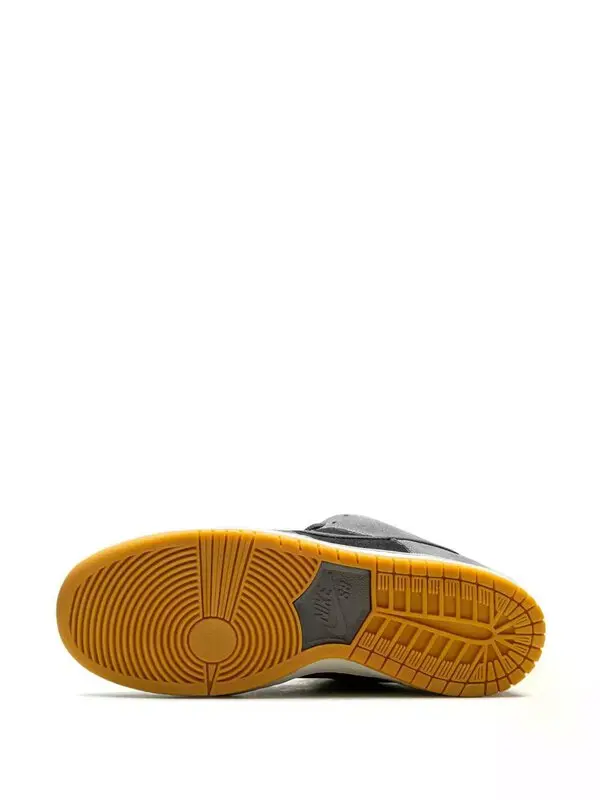 Nike Sb Dunk Low Sneakers - Grey