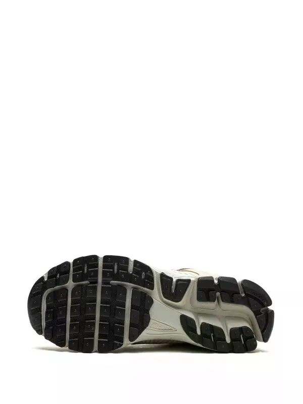 Nike Zoom Vomero Sneakers - Neutrals