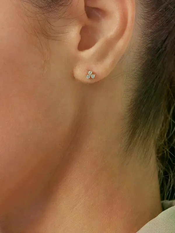 VEYNOU 14kt Yellow Fleur Diamond Stud Earrings