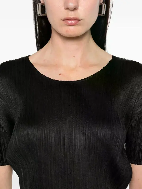Issey Miyake Plissé-effect T-shirt
