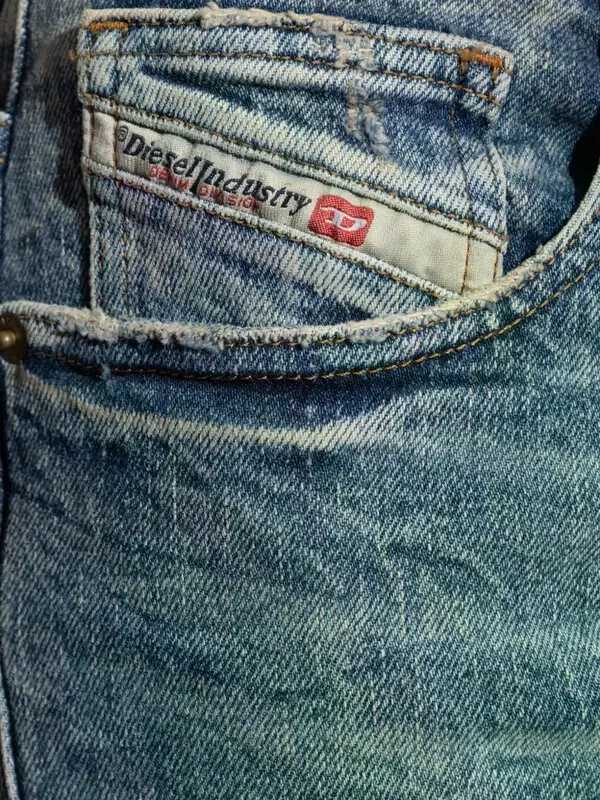 DIESEL® 1988 D-ark Tapered Jeans