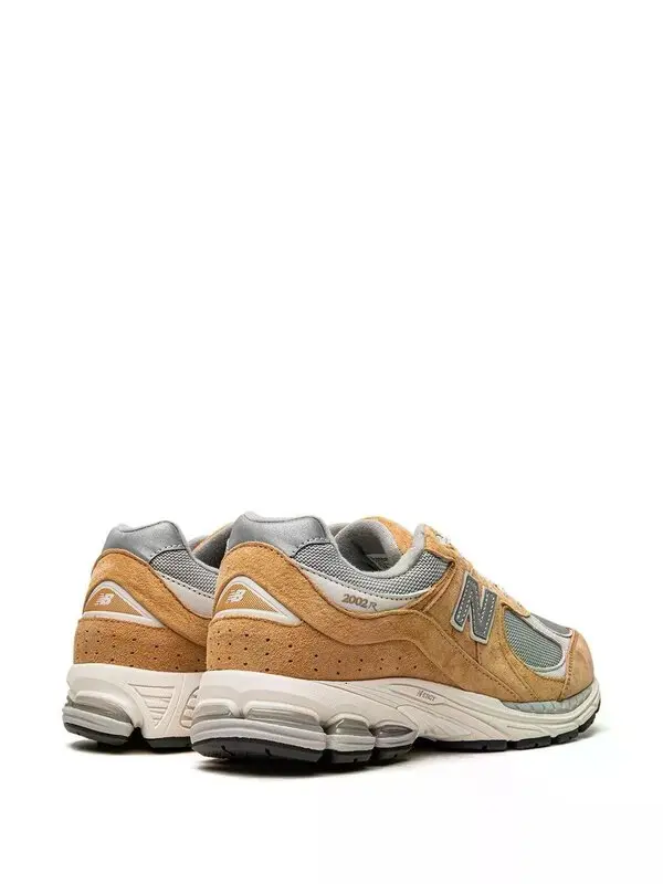 NEW BALANCE 2002r Sneakers - Brown