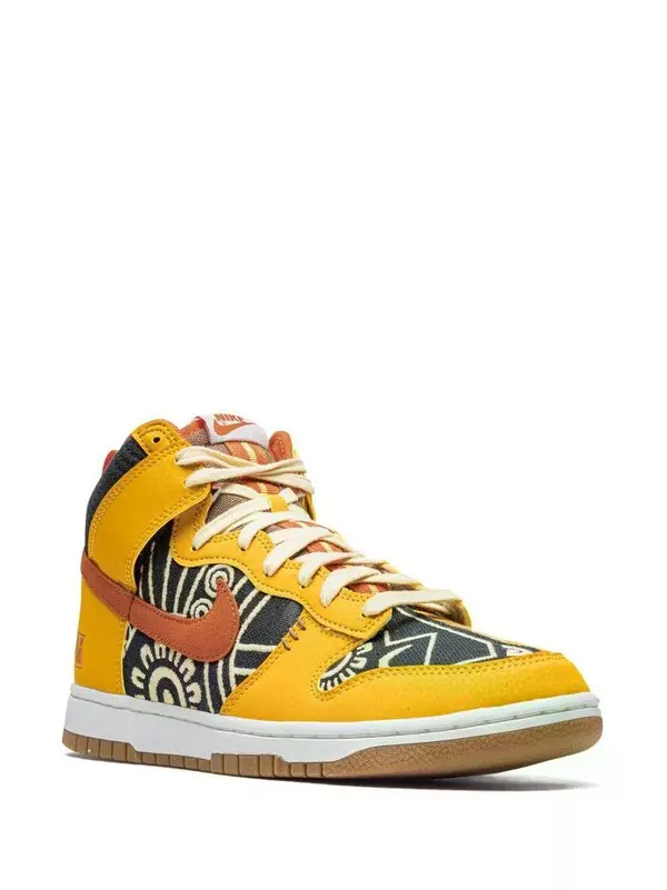 Nike Dunk High Somos Familia Sneakers