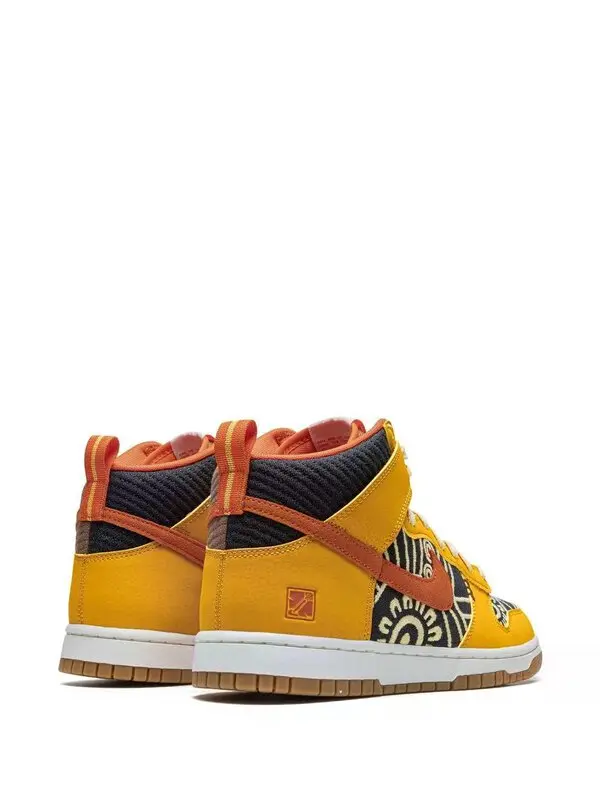 Nike Dunk High Somos Familia Sneakers