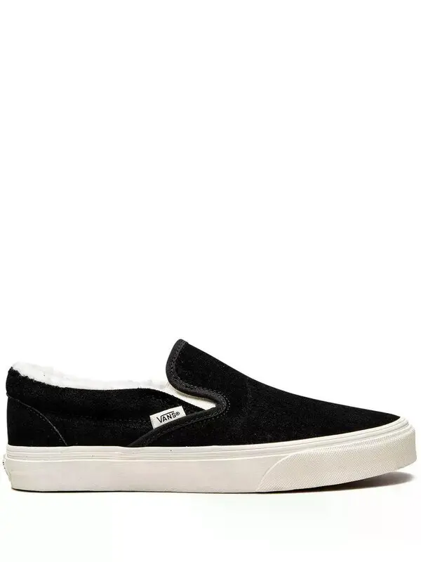 VANS Classic Slip-on Sneakers
