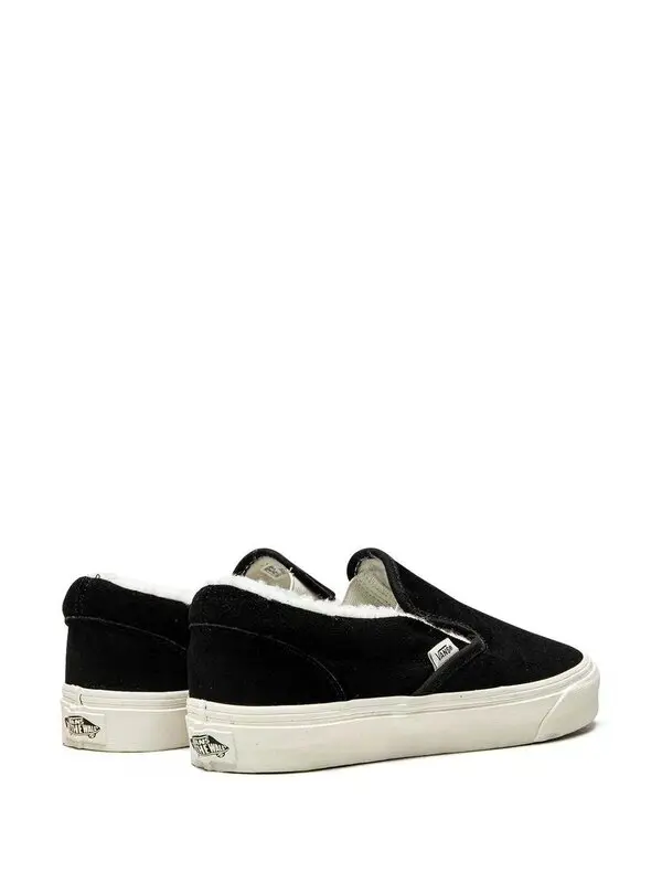 VANS Classic Slip-on Sneakers
