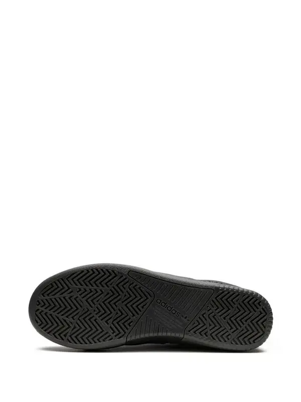 Adidas Tyshawn Low Sneakers