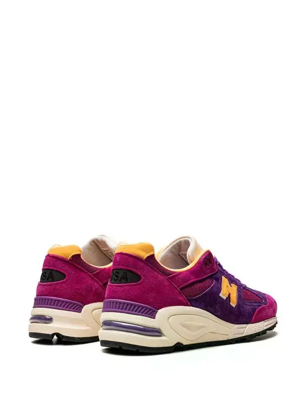 NEW BALANCE 990v2 Sneakers - Pink