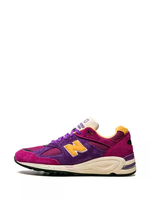 NEW BALANCE 990v2 Sneakers - Pink
