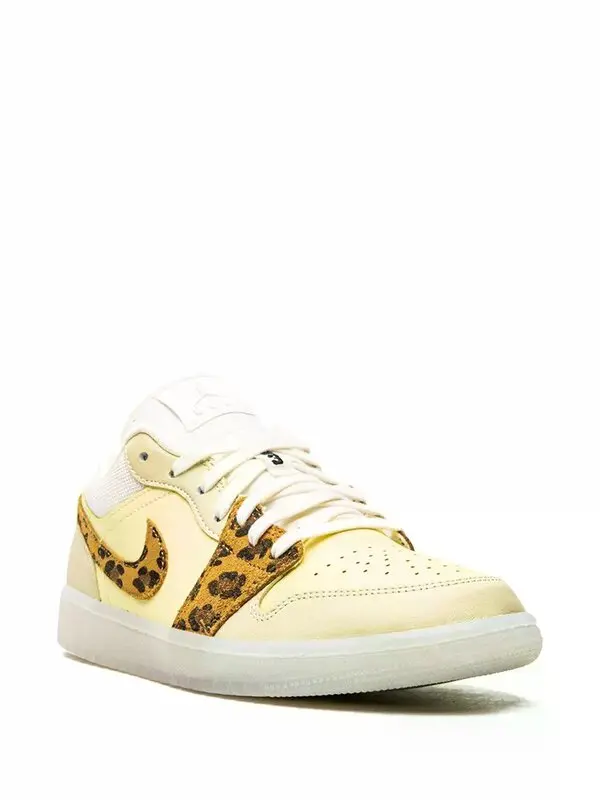 JORDAN Air 1 Low Snkrs Day Sneakers - Yellow