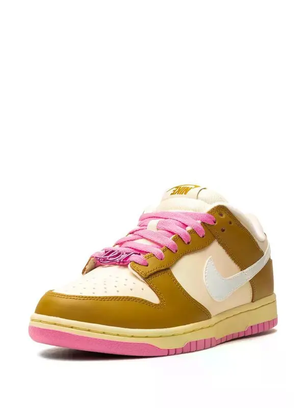 Nike Dunk Leather Sneakers