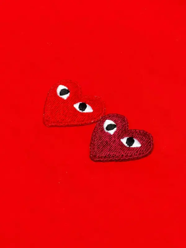 Play Comme Des Garcon Embroidered Heart T-shirt