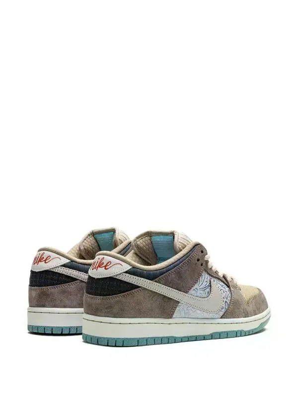 Nike Sb Dunk Low Big Money Savings Sneakers - Brown