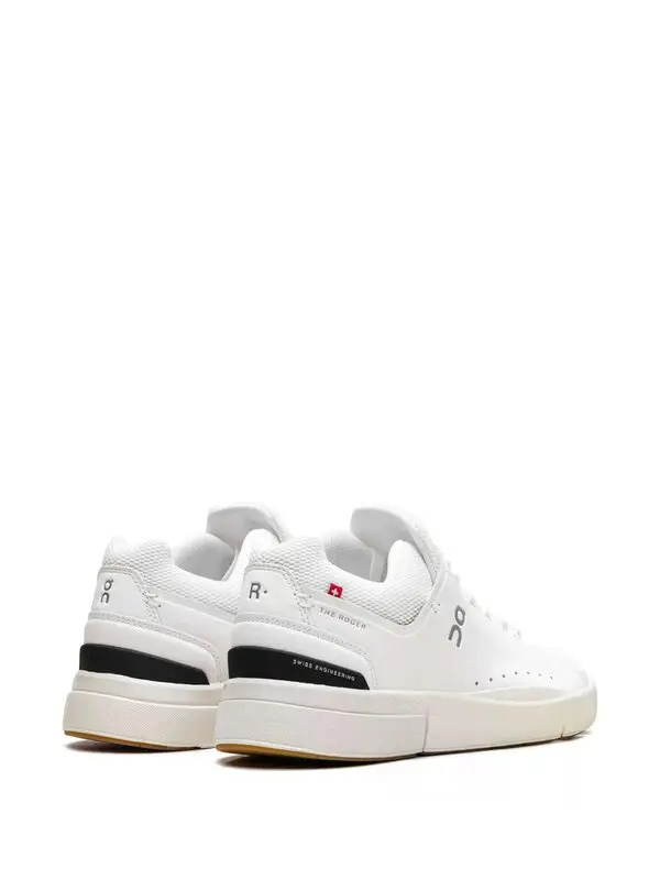 On The Roger Advantege Sneakers - White