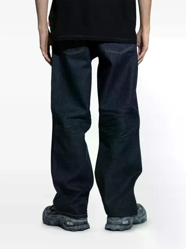 DIESEL® 2001 D-macro 0grdv Straight Jeans