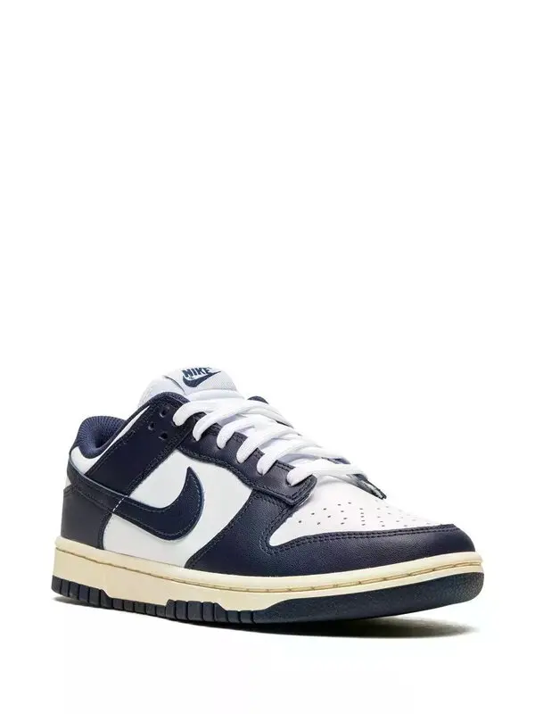 Nike Dunk Low Vintage Sneakers - White