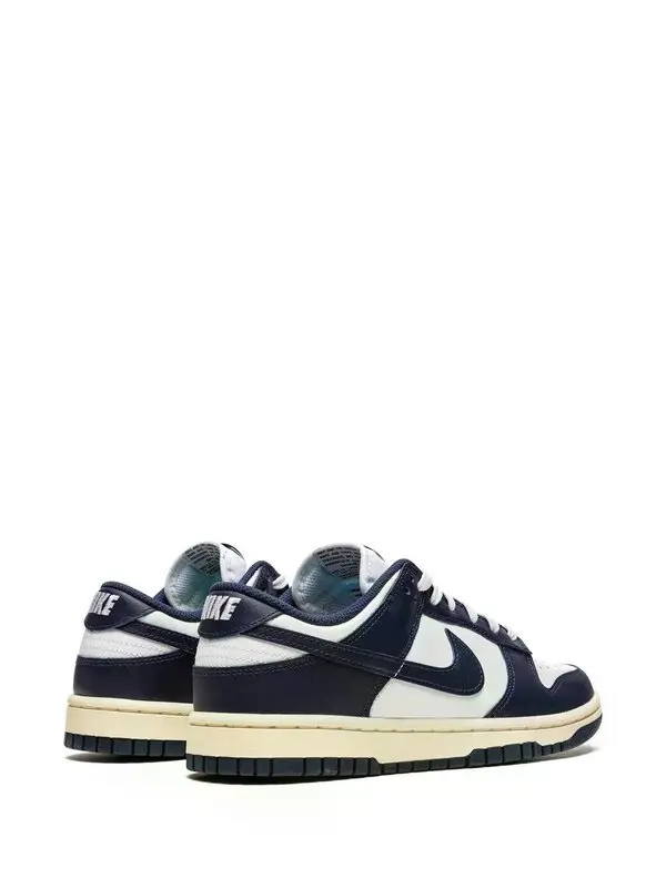 Nike Dunk Low Vintage Sneakers - White