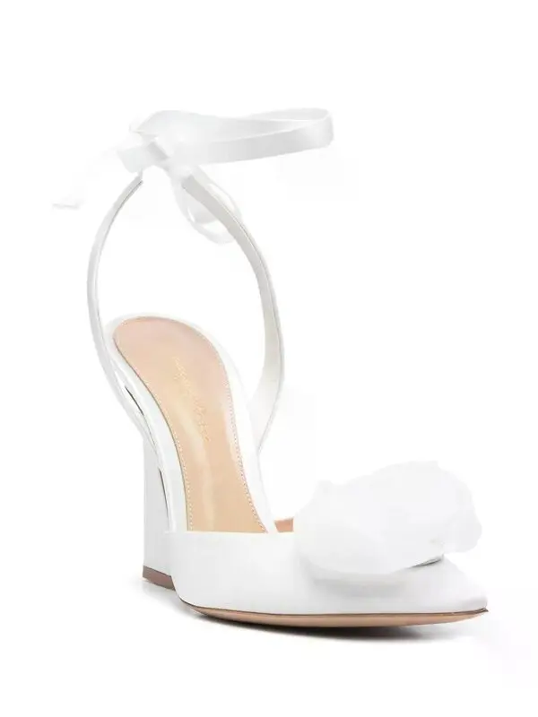 GIANVITO ROSSI Flower-detailing Pointed-toe Pumps