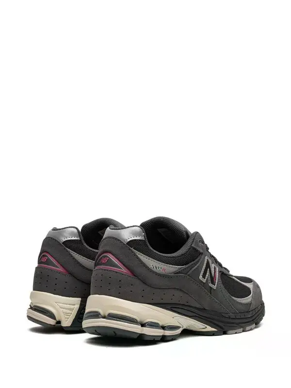 NEW BALANCE 2002r Sneakers - Black