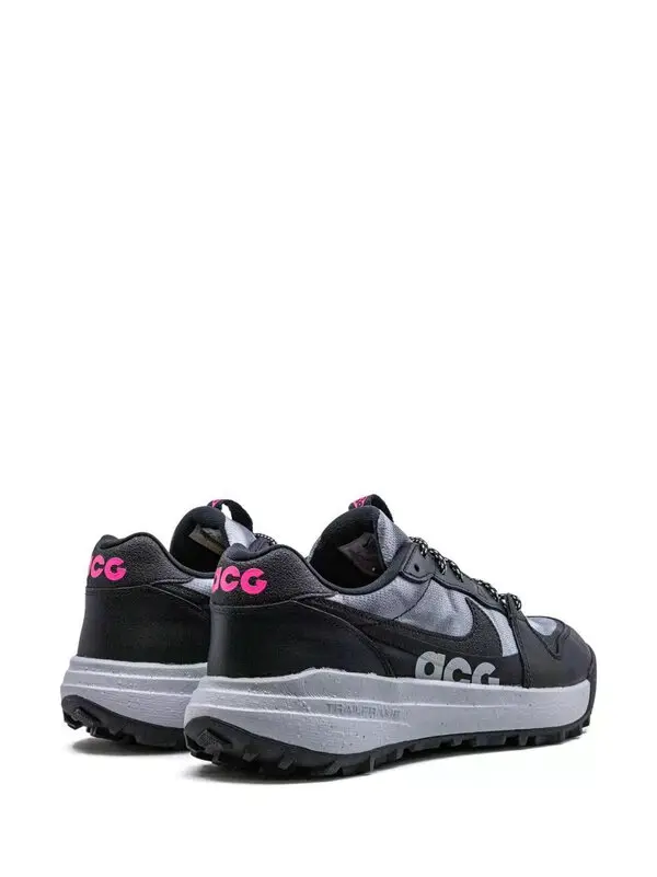 Nike Lowcate Sneakers