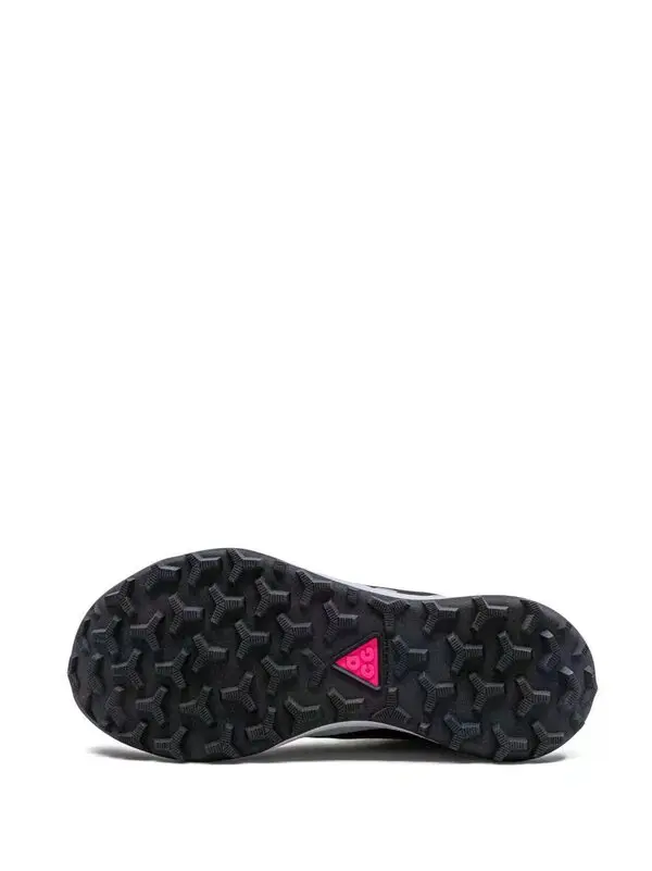 Nike Lowcate Sneakers