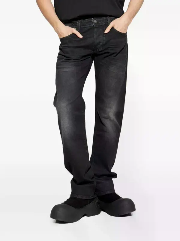 DIESEL® 1985 Larkee Jeans