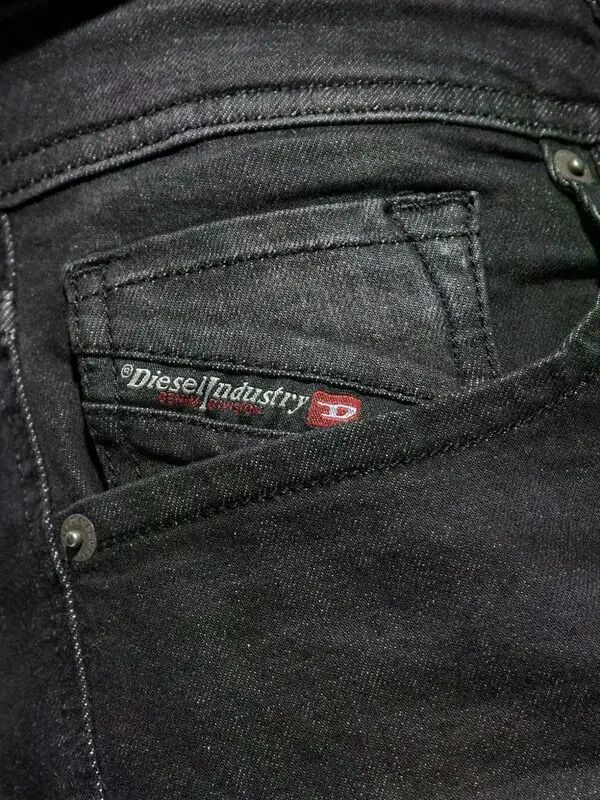DIESEL® 1985 Larkee Jeans