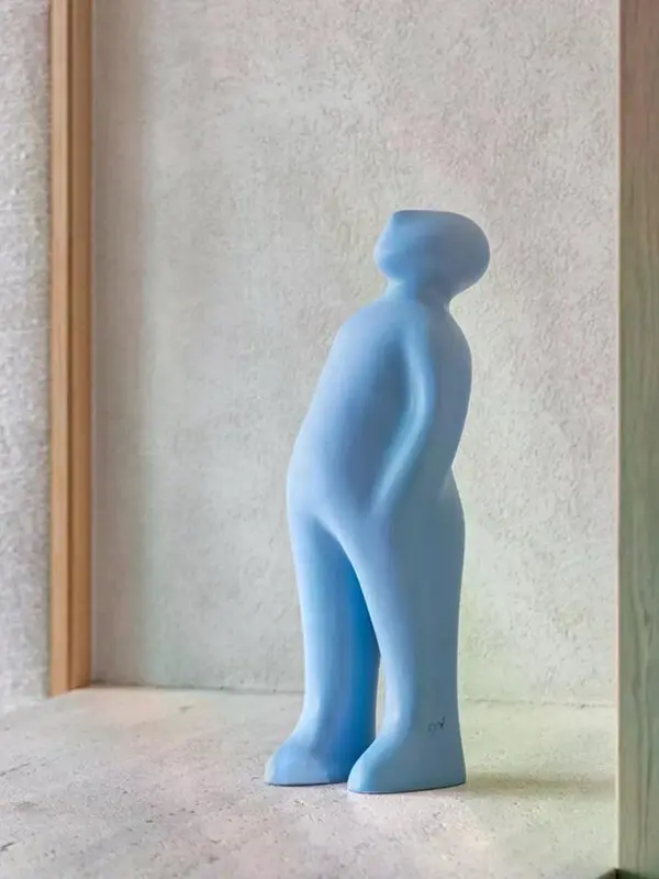 GARDECO Large The Visitor Ceramic Figurine